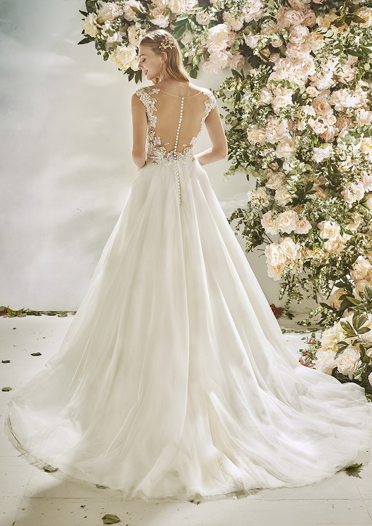 CARNATION-B - Trebol Moda